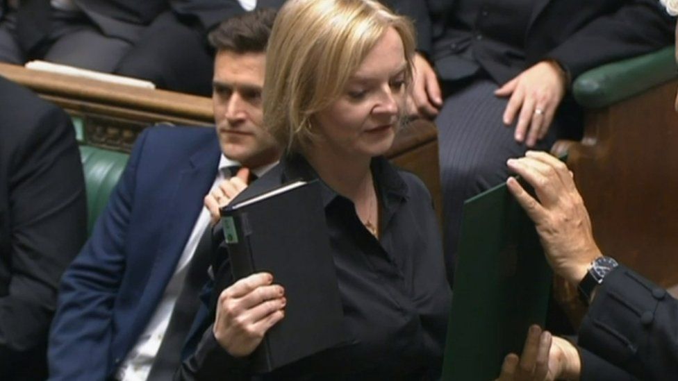 Senior MPs take oath of allegiance to King Charles