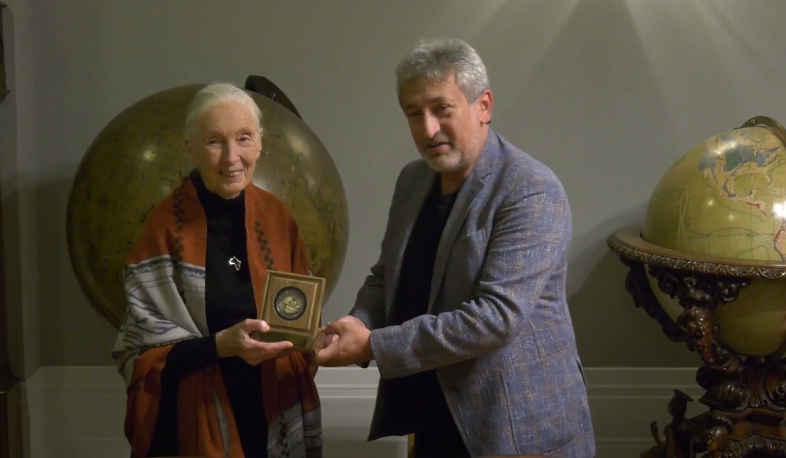 Jane Goodall awarded Stephen Hawking Award in London by Starmus co ...