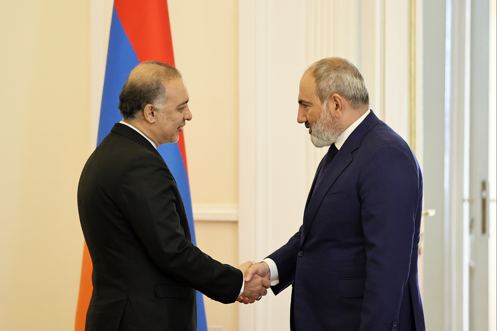 Prime Minister receives the newly appointed Ambassador of Iran to Armenia