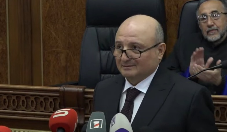 Vardan Ghukasyan sworn in as Mayor of Gyumri