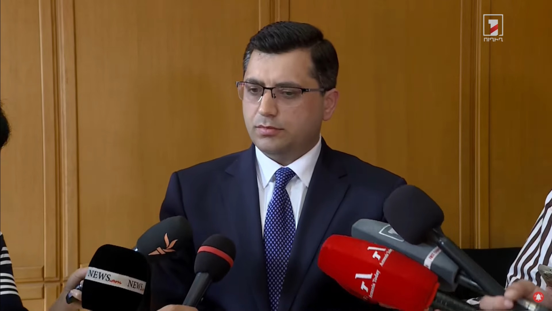 590.000 դոլարի հափշտակության գործով մեղադրյալի ընտանիքը պատրաստակամություն է հայտնել տալ ...