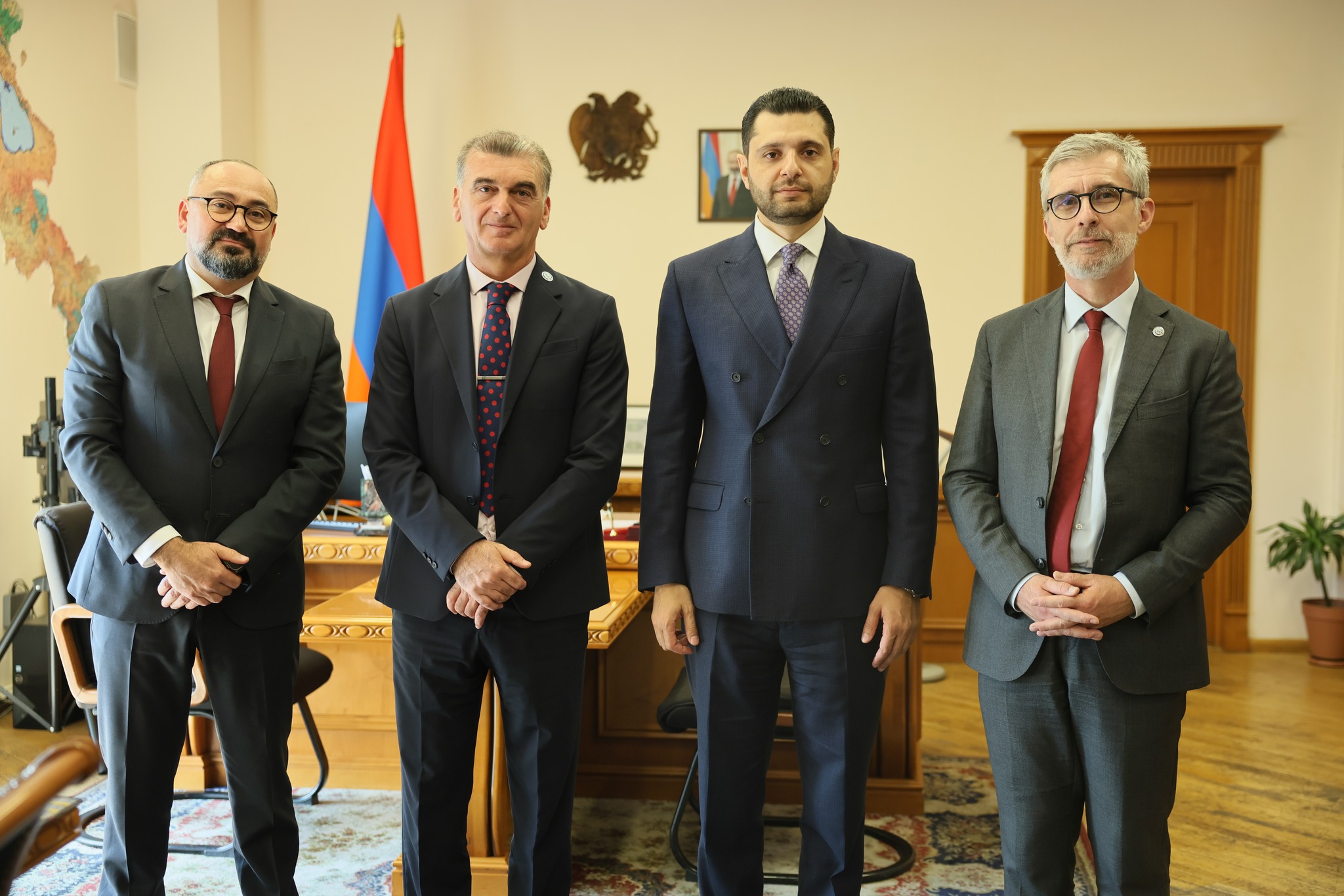 Համբարձում Մաթևոսյանը Օլիվեր Ավրամոսկու և Բորիս Էրգի հետ հանդիպմանն ...