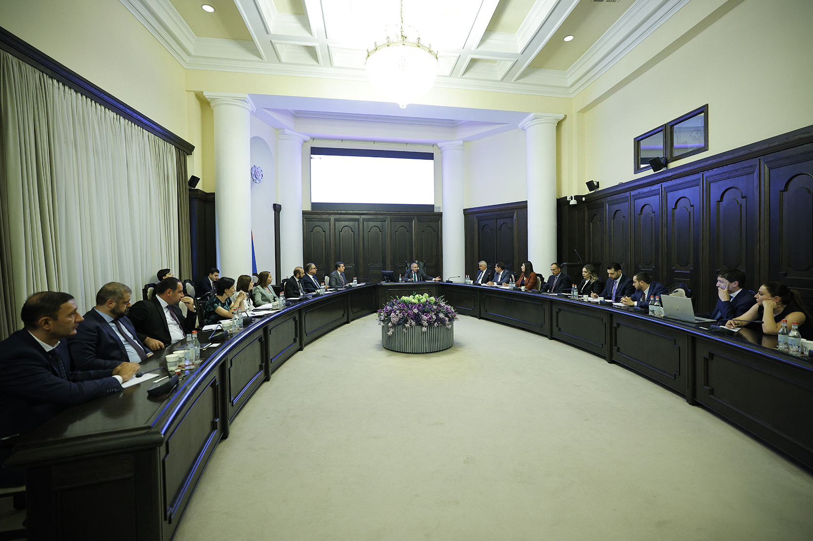 Վարչապետի գլխավորությամբ շարունակվում են քննարկումները 2026-2028 թթ. ՄԺԾԾ հարկաբյուջետային և ...