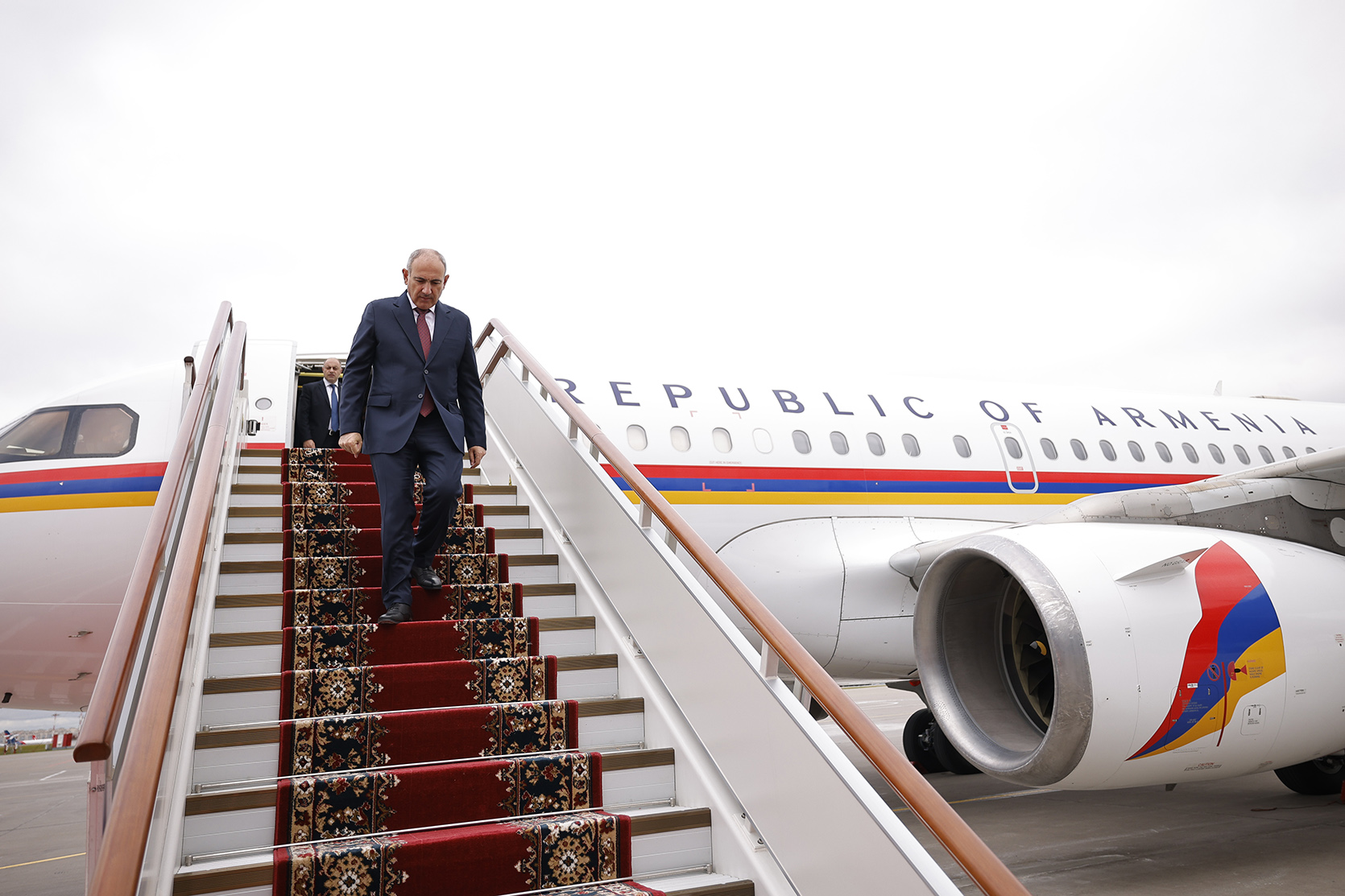 Armenian Prime Minister arrives in Moscow